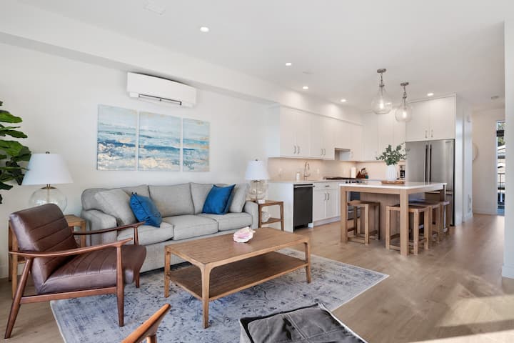 Amazing Beachfront Escape, Huge Patio, Ocean View! - Mount Washington
