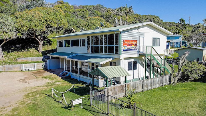 Bushy's Beachbreak, Happy Valley, K'gari, Fraser I - Fraser Island