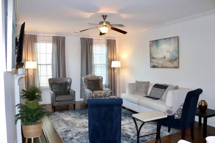Convenient Remote-friendly Suburban Oasis! - Raleigh, NC