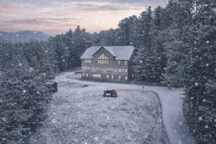 92 Locust Lane | 16 Bdrms, Sleeps 34, Pool, Hottub - North Conway, NH