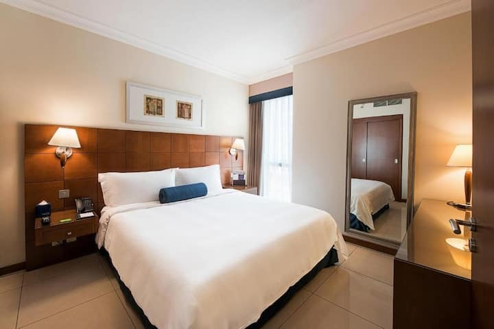 Classic One Bedroom Suite Near Al Wahda Mall - Abu Dhabi