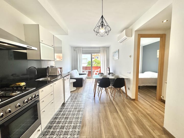 Tog. Appartement Au Centre Ville Avec Parking - Roses