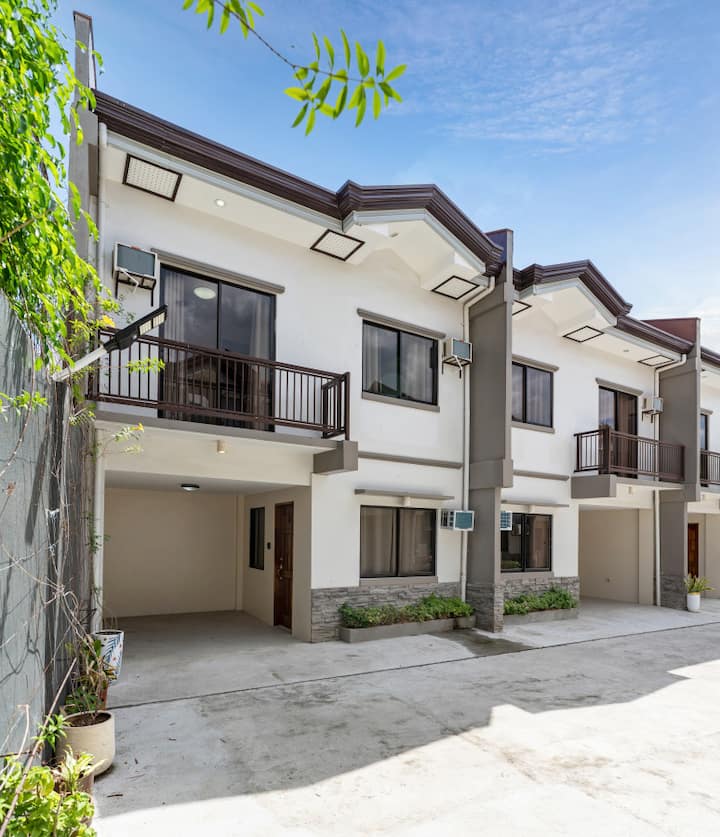 Big Group Bundle: 2 Homes For Price Of 1 - Cebu