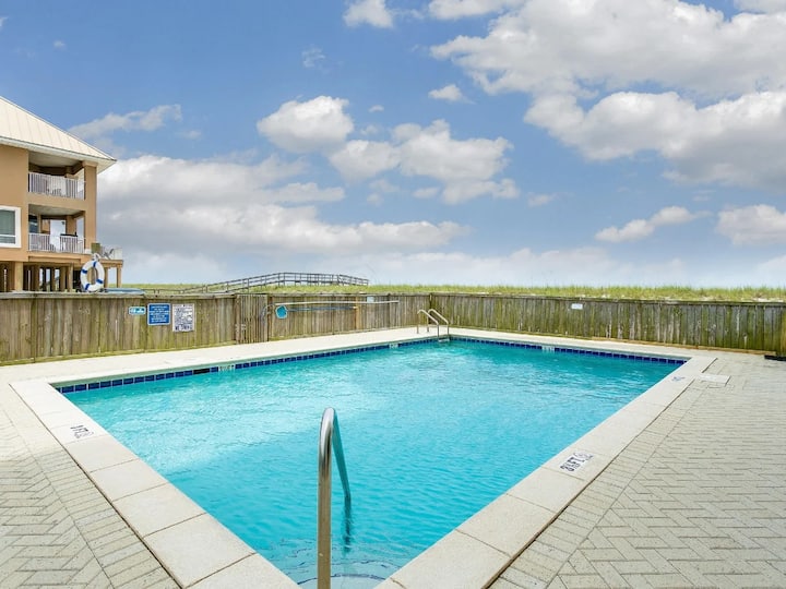 Dolphins And Dunes-gulf Front Condo W/pool.  2 - Navarre, FL