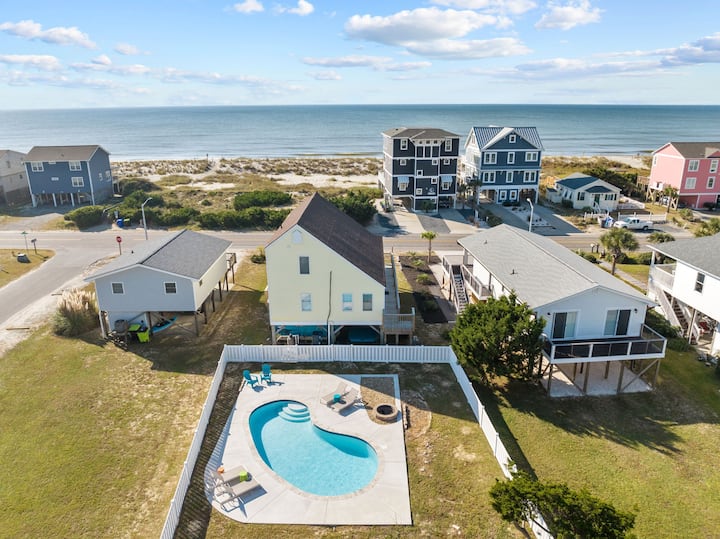 5 Br Oceanview Home With Hot Tub And Pet Friendly! - Oak Island, NC