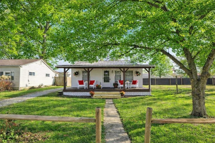 Homesmith Cottage|hot Tub| Walk To Buckeye Lake - Buckeye Lake, OH