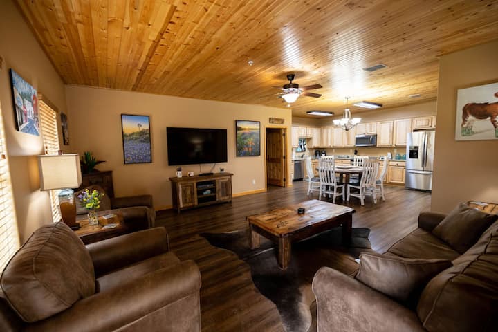 Hidden Gem Of Gruene Resort- A10 - New Braunfels, TX