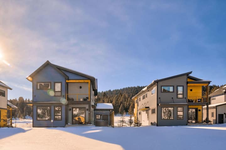 Luxurious Mini Compound W/ Hot Tub - Big Sky, MT