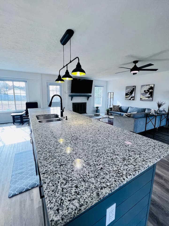 Persimmon Grove | Fayetteville Retreat Near Bragg - 費耶特維爾