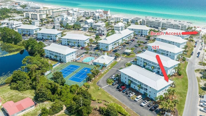 "Beachside Dream 121" Sleeps 9 - Rosemary Beach, FL