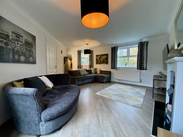 Bracknell / Wokingham Charming Three Bedroom House - Bracknell