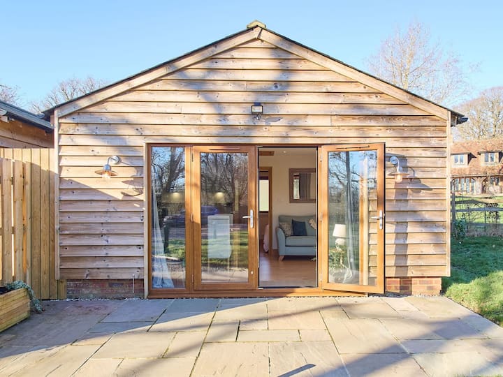 Host & Stay | Cobnut Barn - Dymchurch