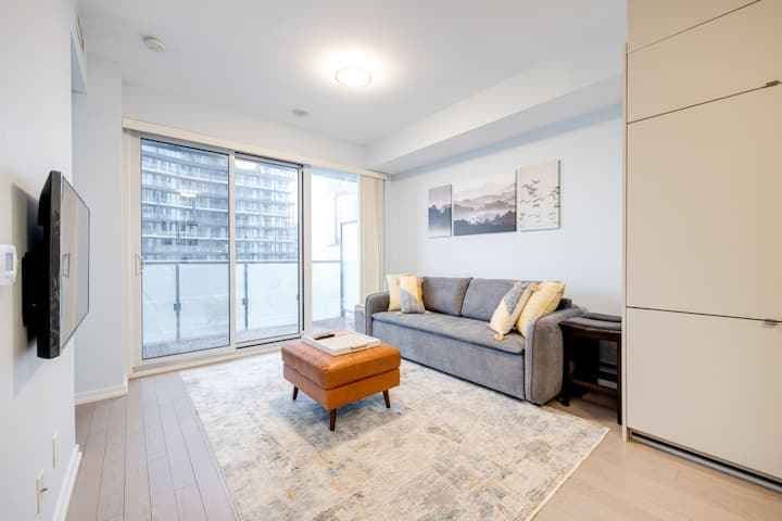 Downtown Charm: 2br Retreat In Prime Location - Toronto
