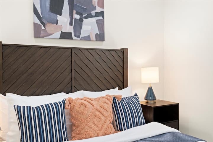 Eclectic Room W/ Bath In Charlotte Near Truist - Charlotte, NC