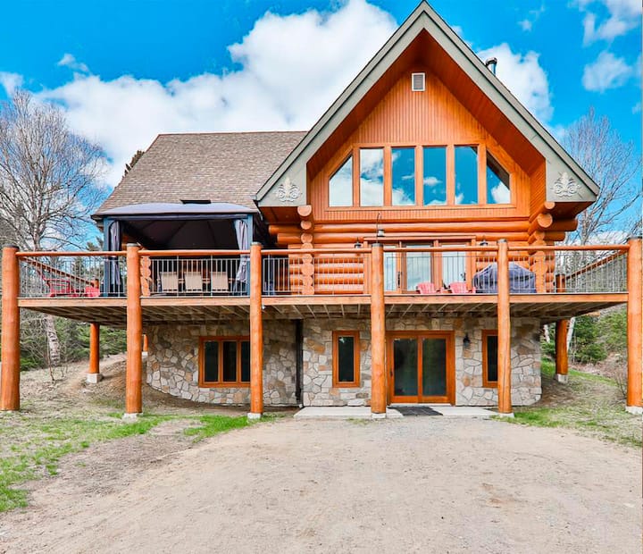 Sainte-lucie: Chalet Avec Spa & Sauna Privé! - Laurentides