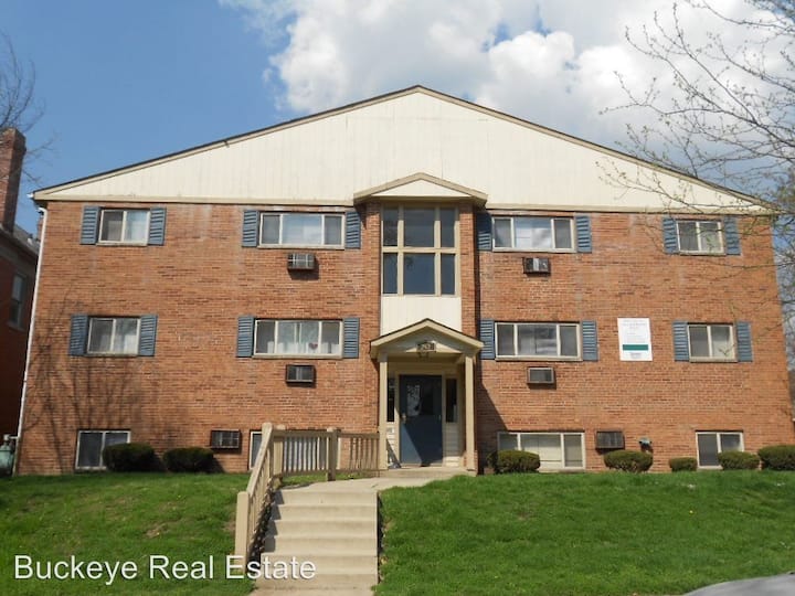 Near Osu 2 Bed! - Columbus, OH