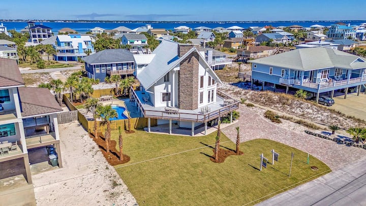Sun-drenched Gulf Retreat 7 Bedroom / 4 Bath - Gulf Breeze, FL