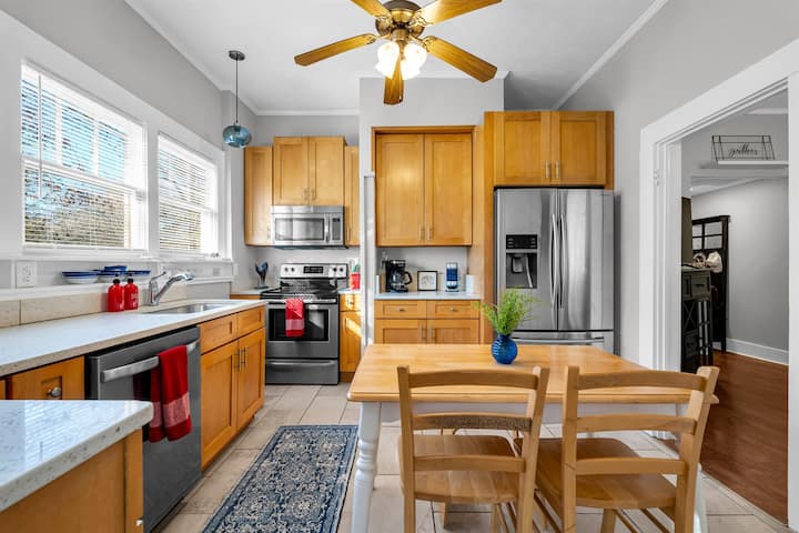 The Dawg Daze By Onehometown Getaways - 스탁빌