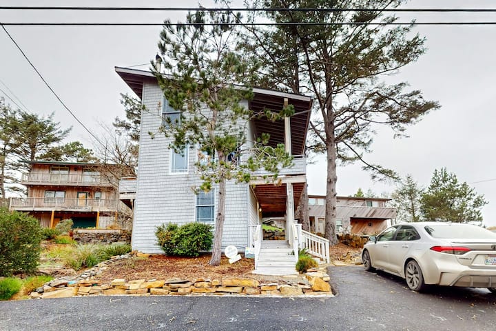 1br Dog-friendly Home W/outdoor Shower & Fireplace - Neskowin Beach, OR