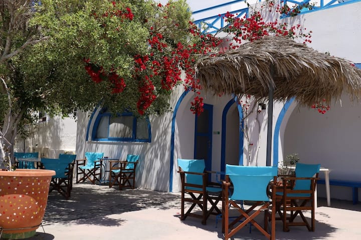 Flora Studios,perissa,sea Twin Nest - Santorini