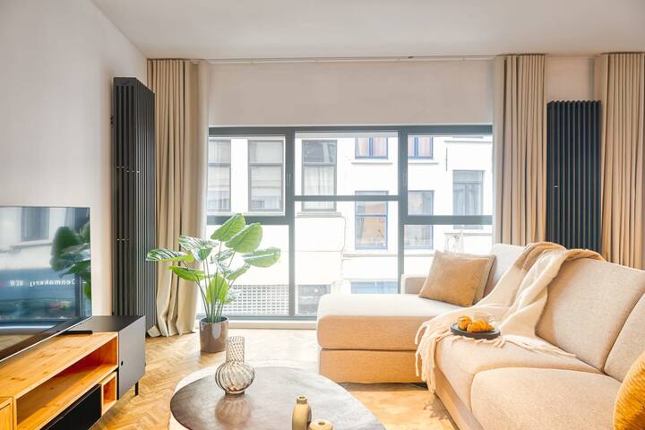 Ample 2-br Apt In Antwerp - Amberes, Bélgica