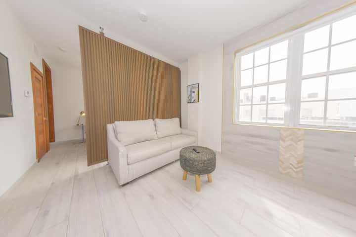 Beachfront Getaway On Ocean Drive - 사우스 비치