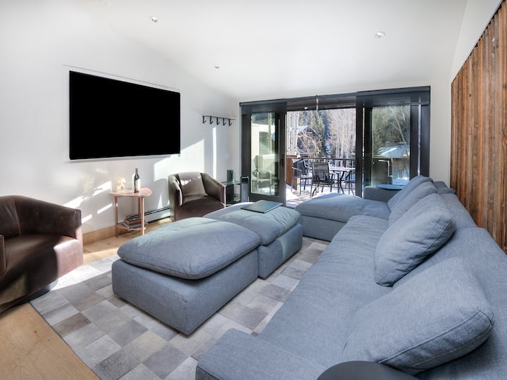 Lovely Remodeled Condo | Walk To Lifts & Dining - Vail, CO