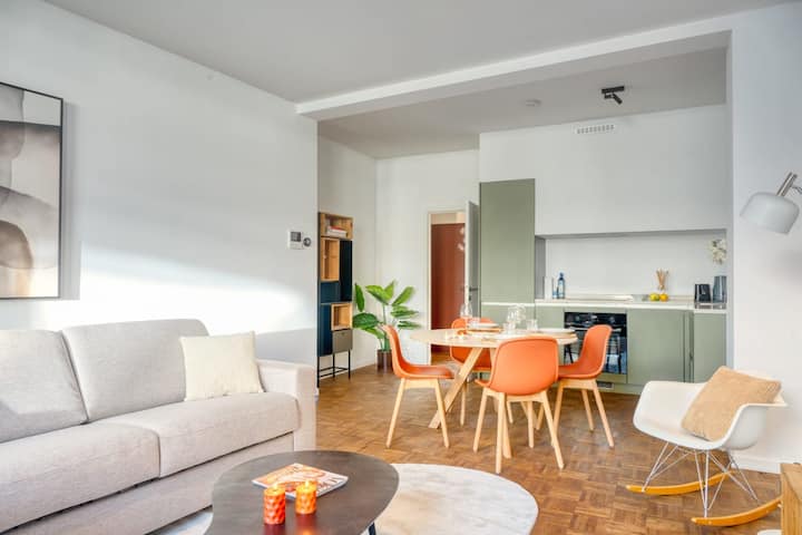 Cozy Retreat In Antwerp With Balcony - Centraal Station Antwerpen