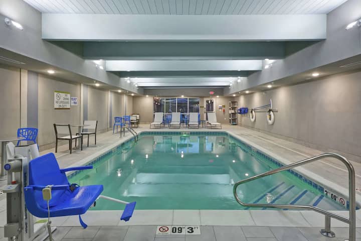 Urban Escape: 2 Convenient Units W/ Kitchennete - Grand Rapids, MI