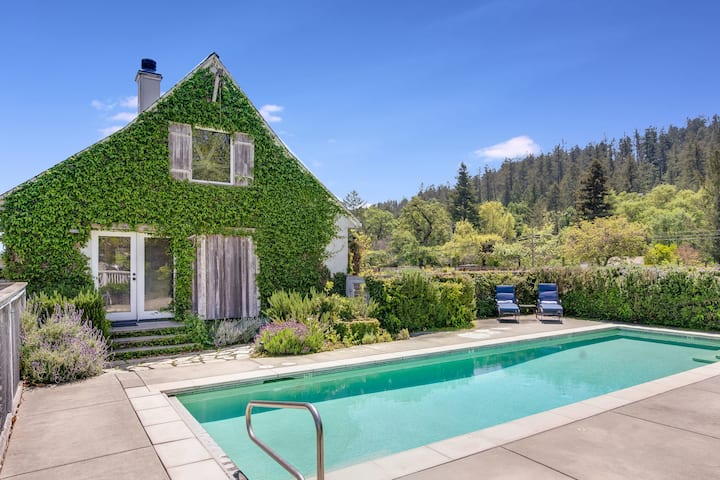 Villa In French Chateau Estate In Napa Valley - Calistoga, CA