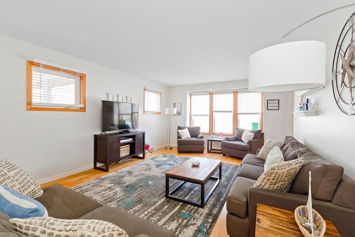 Cute New Buffalo Home, Fire Pit, Yard Games, - New Buffalo, MI