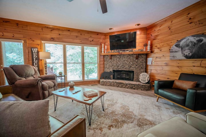 Waterfront Getaway:hot Tub, Fire Pit, Near Ellijay - Ellijay, GA