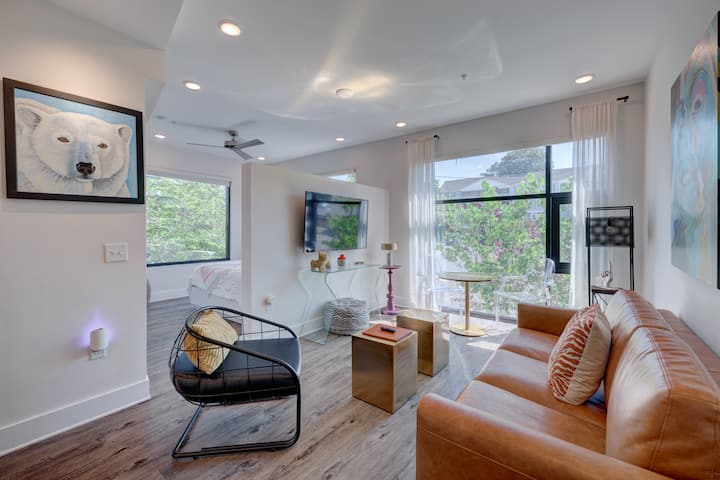 The Hive 101 King Suite Pet Friendly By Bluestar - Wilmington, NC