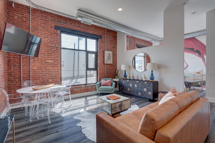 The Hive 103 Bees Knees Pet Friendly By Bluestar - Wilmington, NC