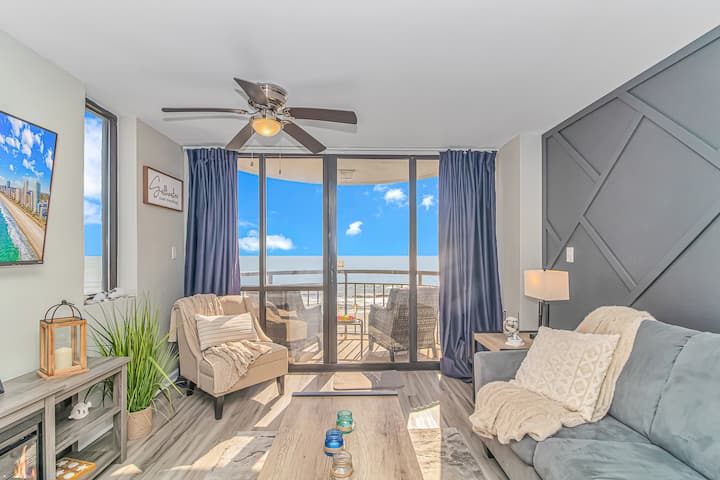 Renovated Oceanfront King Suite - Meridian 701 - Myrtle Beach