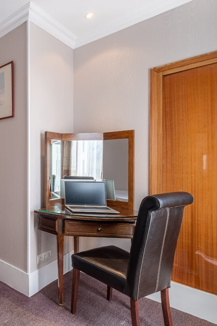 Hotel London - Classic Double Room - Paris