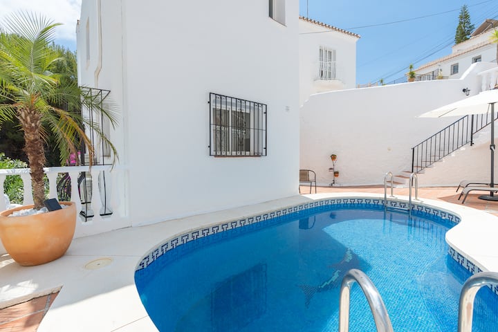 Lovely House With Private Pool In Burriana! - Nerja
