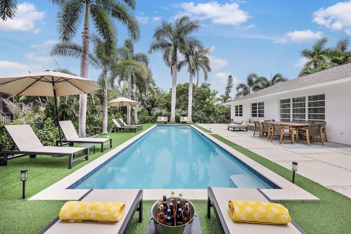 Pet-friendly Inland Home | Resort Style Yard & Poo - Marco Island, FL