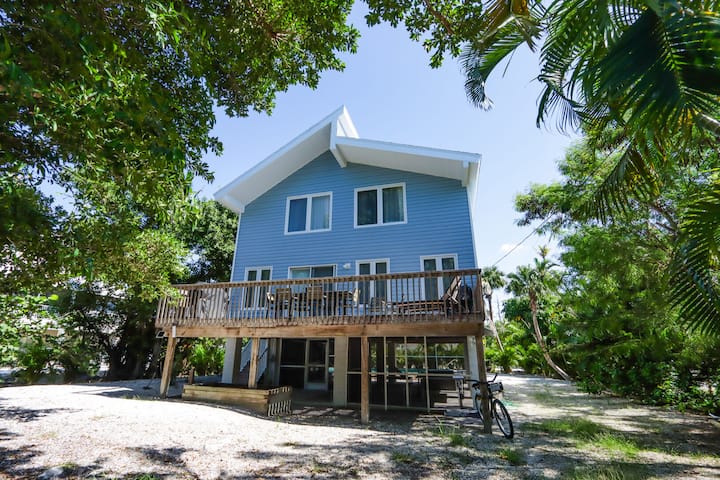 Captiva Escapade - Beautifully Updated - Captiva, FL