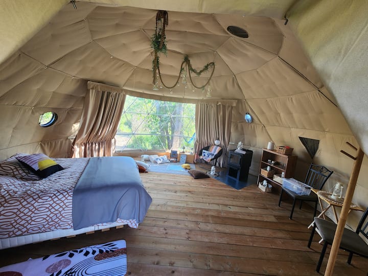 #D4 Badlands Bunker- 1 Queen Bed-pet Friendly - Drumheller