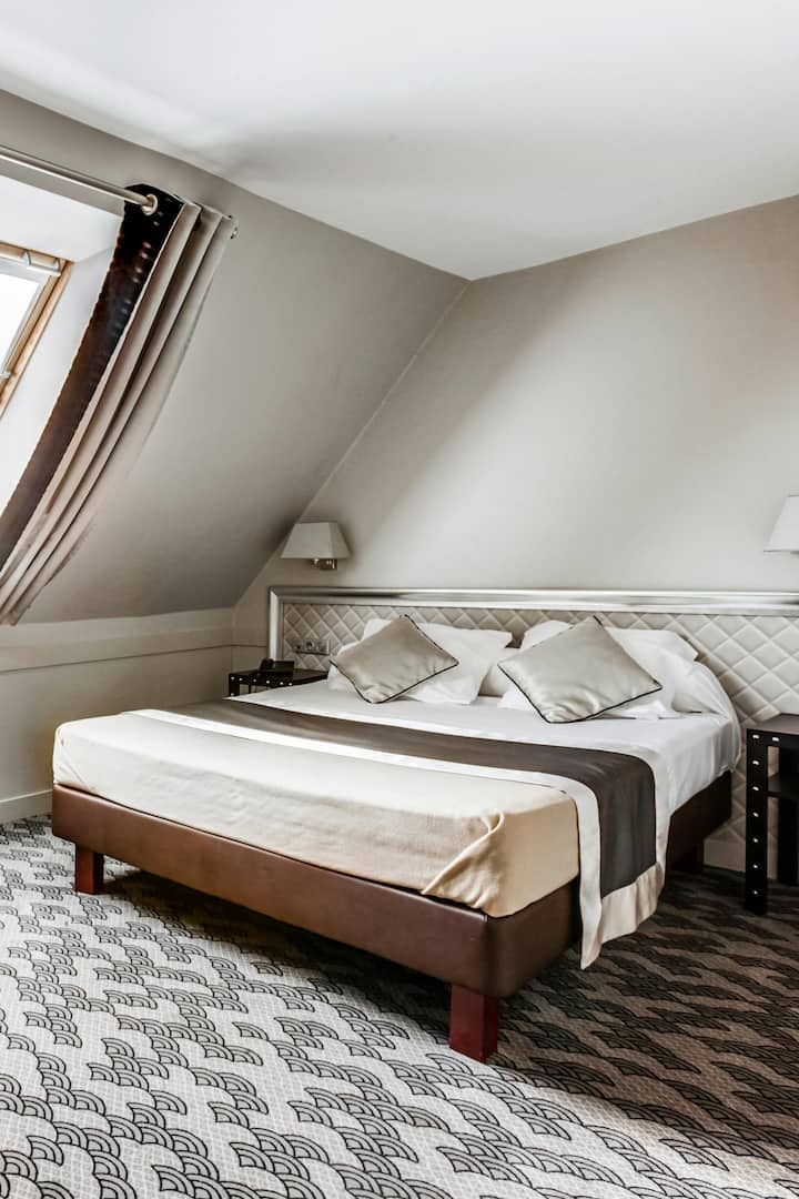Double Room Near Gare Du Nord & Gare De L’est - フランス パリ
