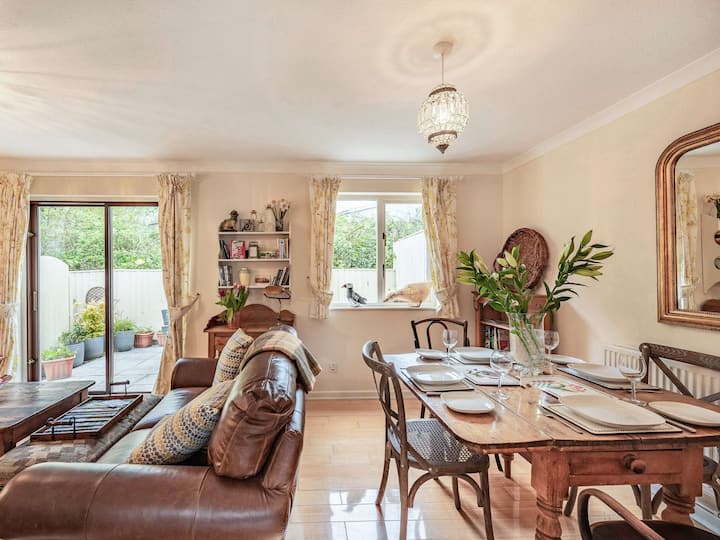 2 Bed In Narberth (84026) - Narberth