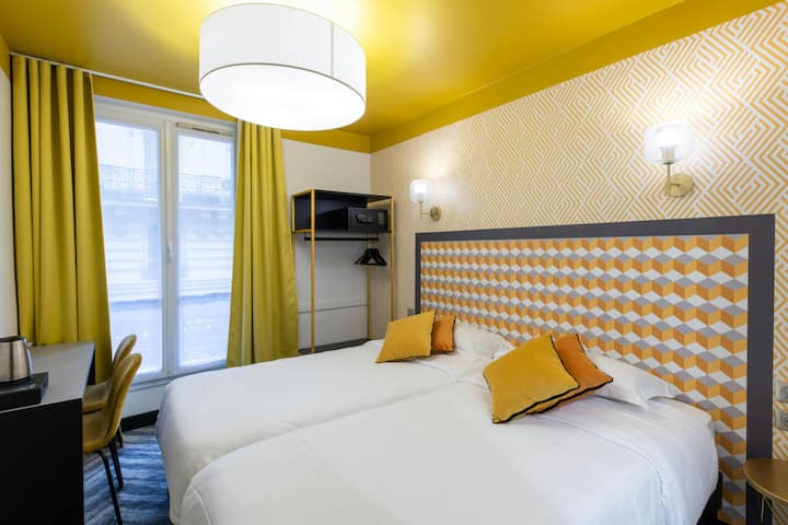 Cosy Hotel Twin Room Near Montmartre And Pigalle - Paris