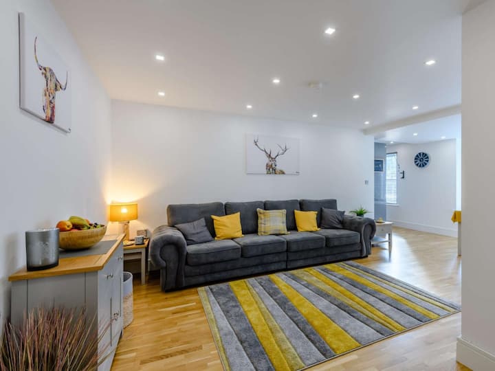 2 Bed In Lyndhurst (Oc-86768) - Lyndhurst, UK