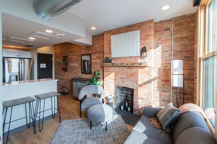 Luxury Residential Suite Duluth Press 201 - Duluth, MN