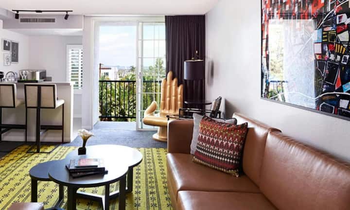 Ada Room With Access To The Rooftop Pool & Bar - Beverly Hills, CA