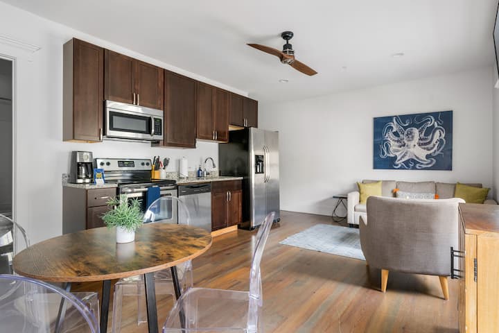 In The Heart Of King Street! | Drayton Suite - Charleston, SC