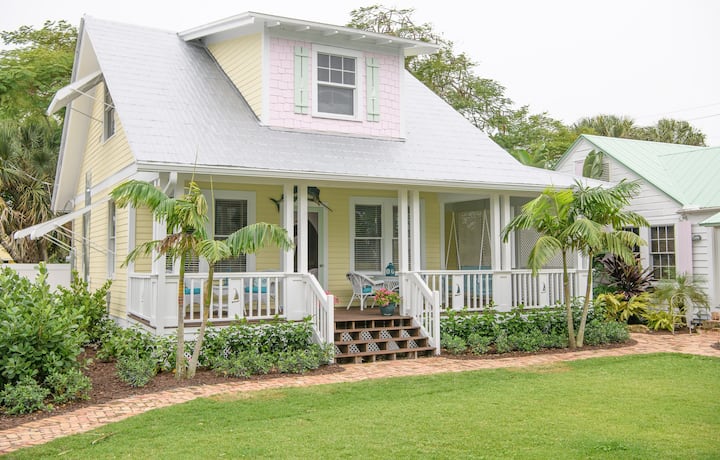 The Family Reunion Compound At Old Colorado Inn - Stuart, FL
