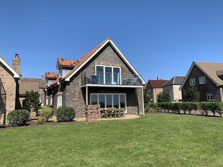 Bempton View, Sleeps 9-10, Sea View, Ev Charger - Filey