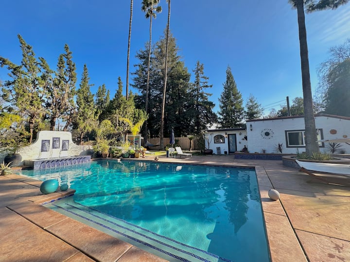 The Spanish Watson Casita, Hot Tub, Pool Oasis - Visalia, CA